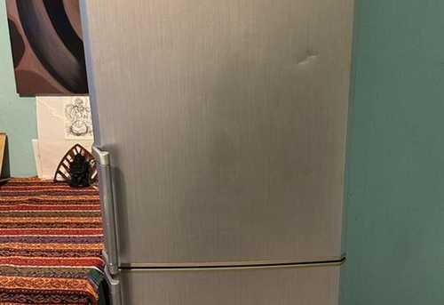 Холодильник двухкамерный Samsung