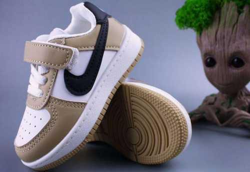 Nike кроссовки детские 22 размер