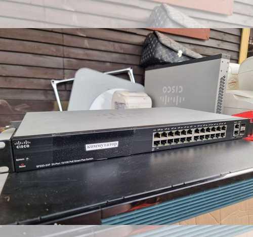 Коммутатор Cisco SF220-24P-K9