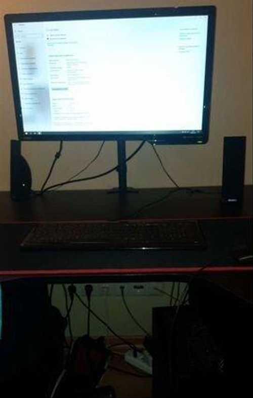 Компьютер с монитором клавиатурой мышкой