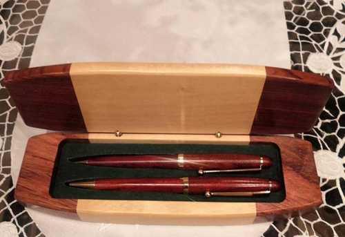 Ручка и карандаш в деревянном футляре