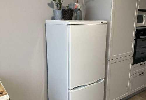 Холодильник двухкамерный Атлант 60 х 142 х 62.5 см