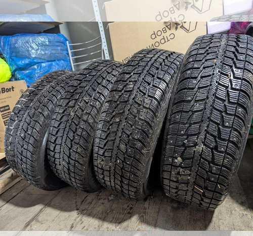 Federal Himalaya WS2 215/65 R16 102T