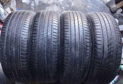 Kumho Solus HS63 215/60 R17