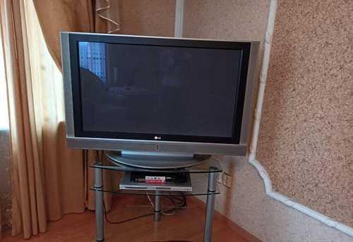 Телевизор LG 42" (107 см)
