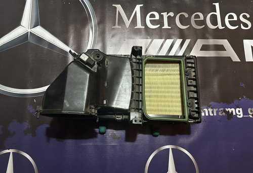 Воздушный фильтр на CLS53 C257