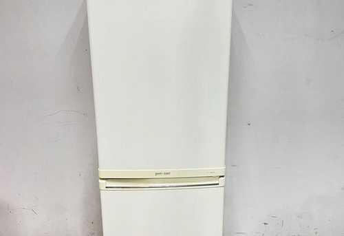 Холодильник двухкамерный (узкий) Samsung