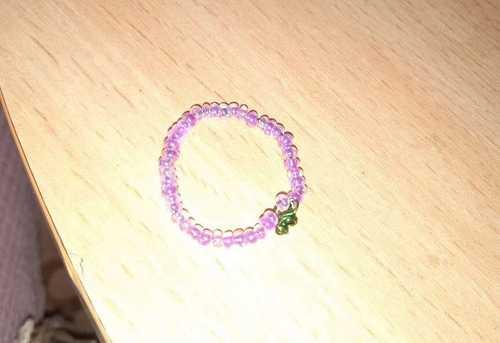 Красивое фиолетовое кольцо из бисера