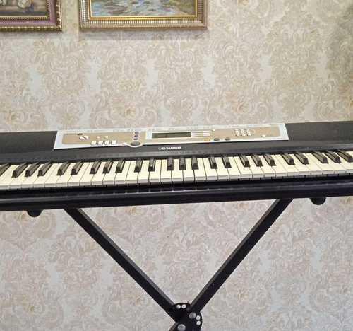 Синтезатор Yamaha psr r-200