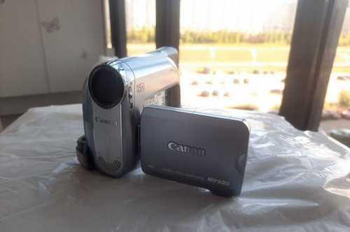Видеокамера canon MV920 с принадлежностями