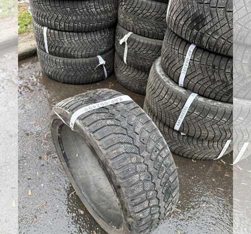 Bridgestone Blizzak Spike-01 235/40 R18