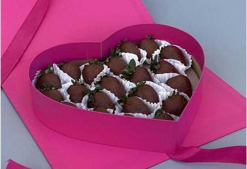 Коробка-книжка "Сердце" для клубники в шоколаде