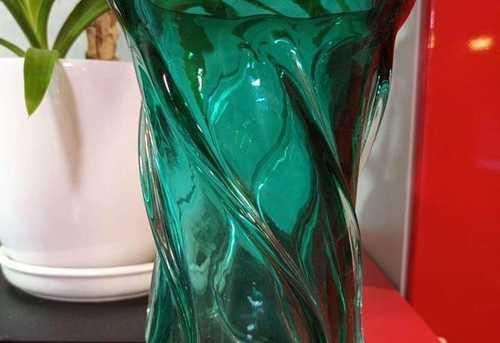 Винтажная зеленая ваза. Цветное стекло