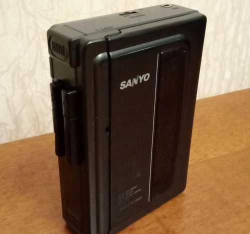 Кассетный плеер sanyo