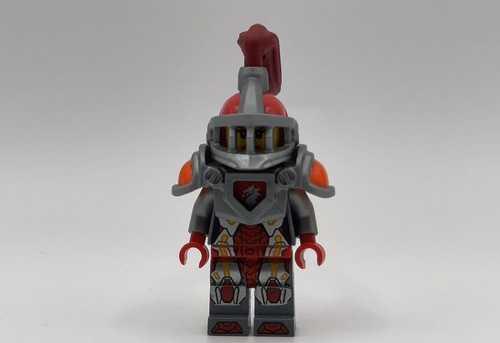 Минифигурка lego Nexo Knights Macy Halbert nex016