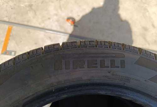 Pirelli Ice Zero FR 215/55 R17