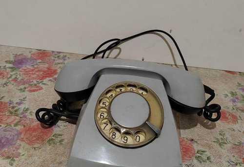 Старинный дисковый телефон