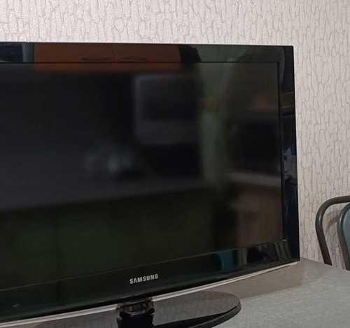 Телевизор Samsung 32 дюйма