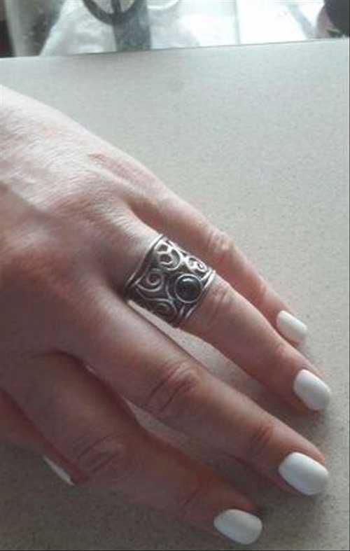 Серебряное кольцо женское