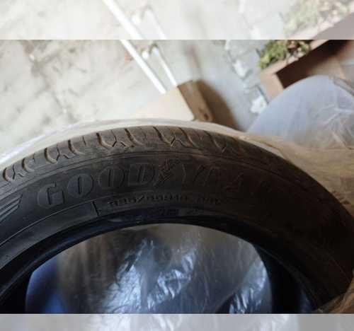 Goodyear EfficientGrip Performance SUV 225/55 R19 99V