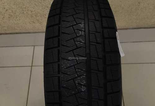 Pirelli Formula Ice FR 215/65 R16 102T