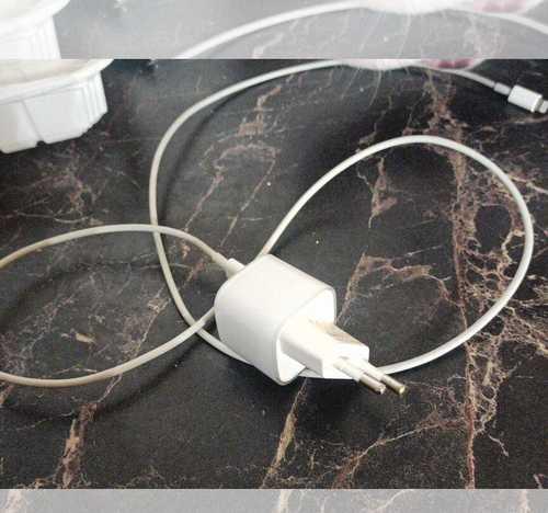 Зарядное устройство на iPhone