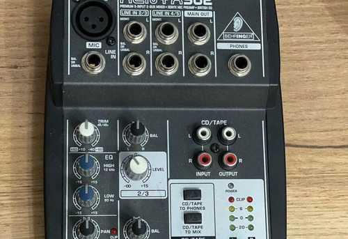 Микшерный пульт Behringer Xenyx 502