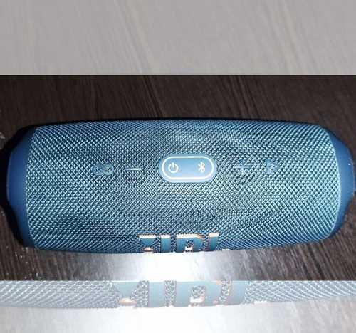 Акустическая колонка JBL