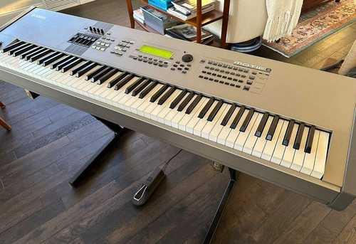 Синтезатор рабочая станция Yamaha Motif 8 (88кл)