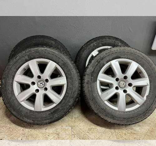 Колеса на Volkswagen Touareg 235/65 R17