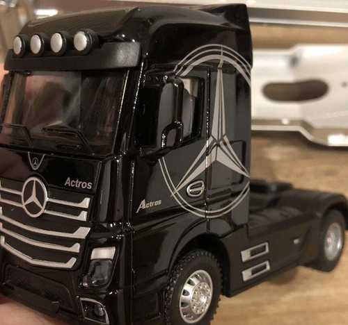 1/50 Автовоз Mercedes