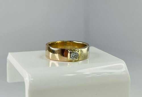 Золотое кольцо с бриллиантом 15р-р(печеры)