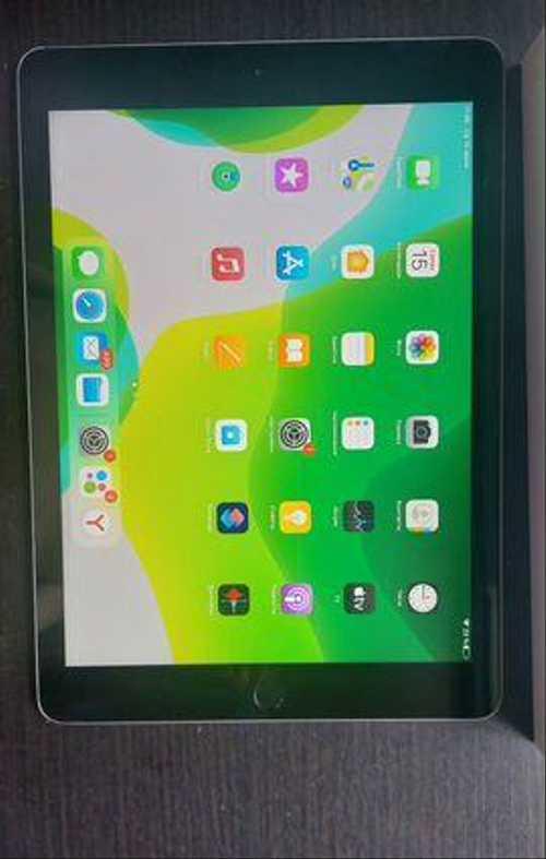 Продаю iPad 2018 Wi-Fi