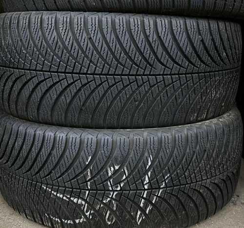 Goodyear Vector 4Seasons 225/50 R17 99V