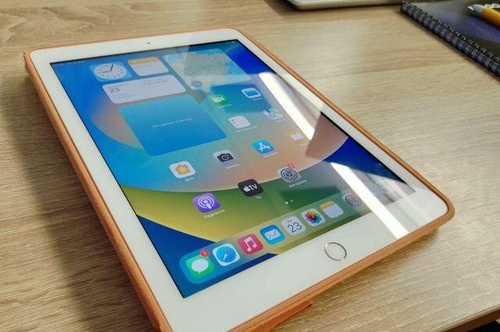 Apple iPad 6 2018 32GB Ростест + чехол
