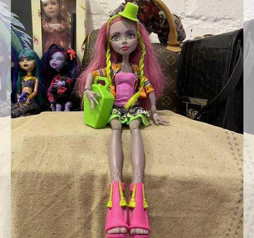 Monster high кукла