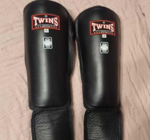 Защита голени Twins Special и Fairtex