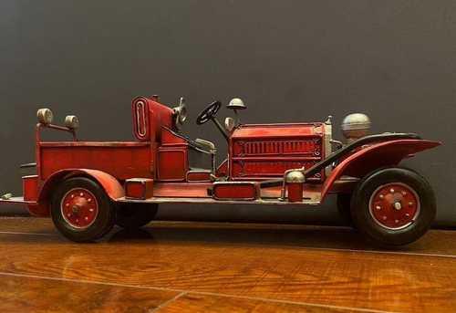 Ретро модель пожарная машина