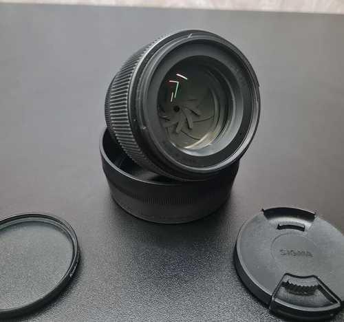 Sigma 56mm 1.4 (Micro 4/3)