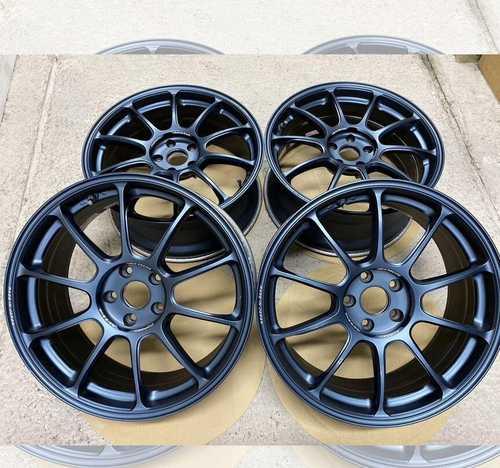 Rays Volk Racing ZE40 19” 8.5J ET 44 PCD 5*112