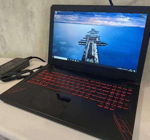 15.6" ASUS TUF Gaming FX504G, Core i7, RAM 16ГБ, 1128 ГБ, GeForce GTX 1050 4 ГБ