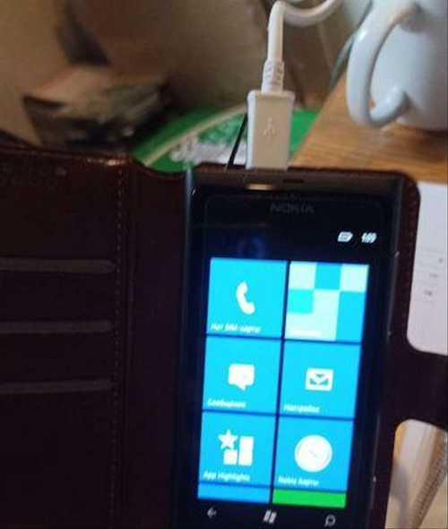 Телефон Nokia Lumia 800