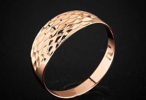 Кольцо из красного золота с алмазной гранью