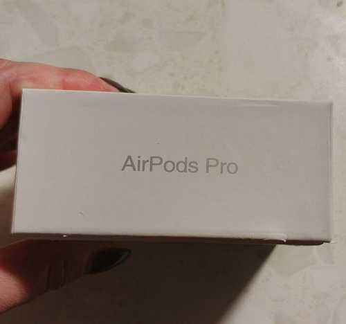 Продам наушники airpods