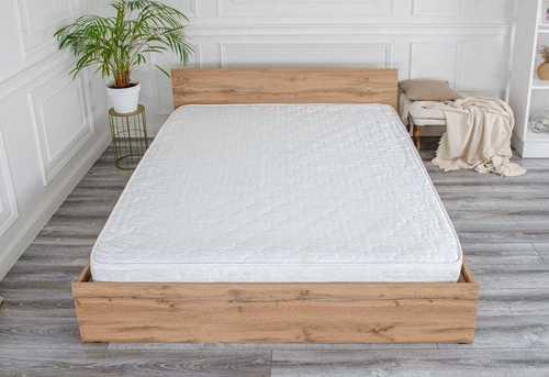 Кровать двуспальная с матрасом