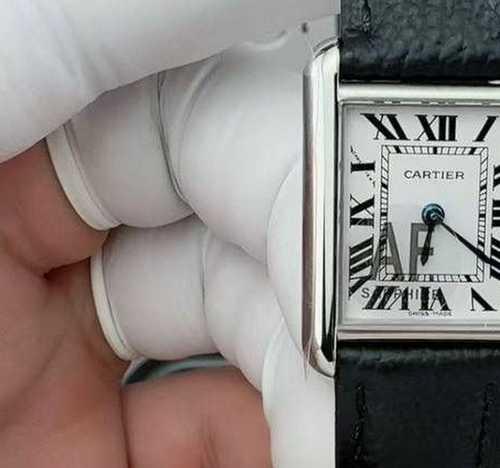 Часы Cartier tank must