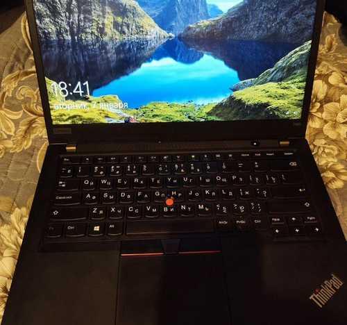 Lenovo Thinkpad t495 Ryzen 7 pro,Vega 10