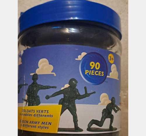 Солдатики 90 шт
