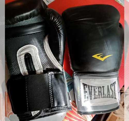 Боксерские перчатки 12 oz everlast