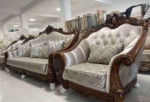 Классический диван барокко и кресла